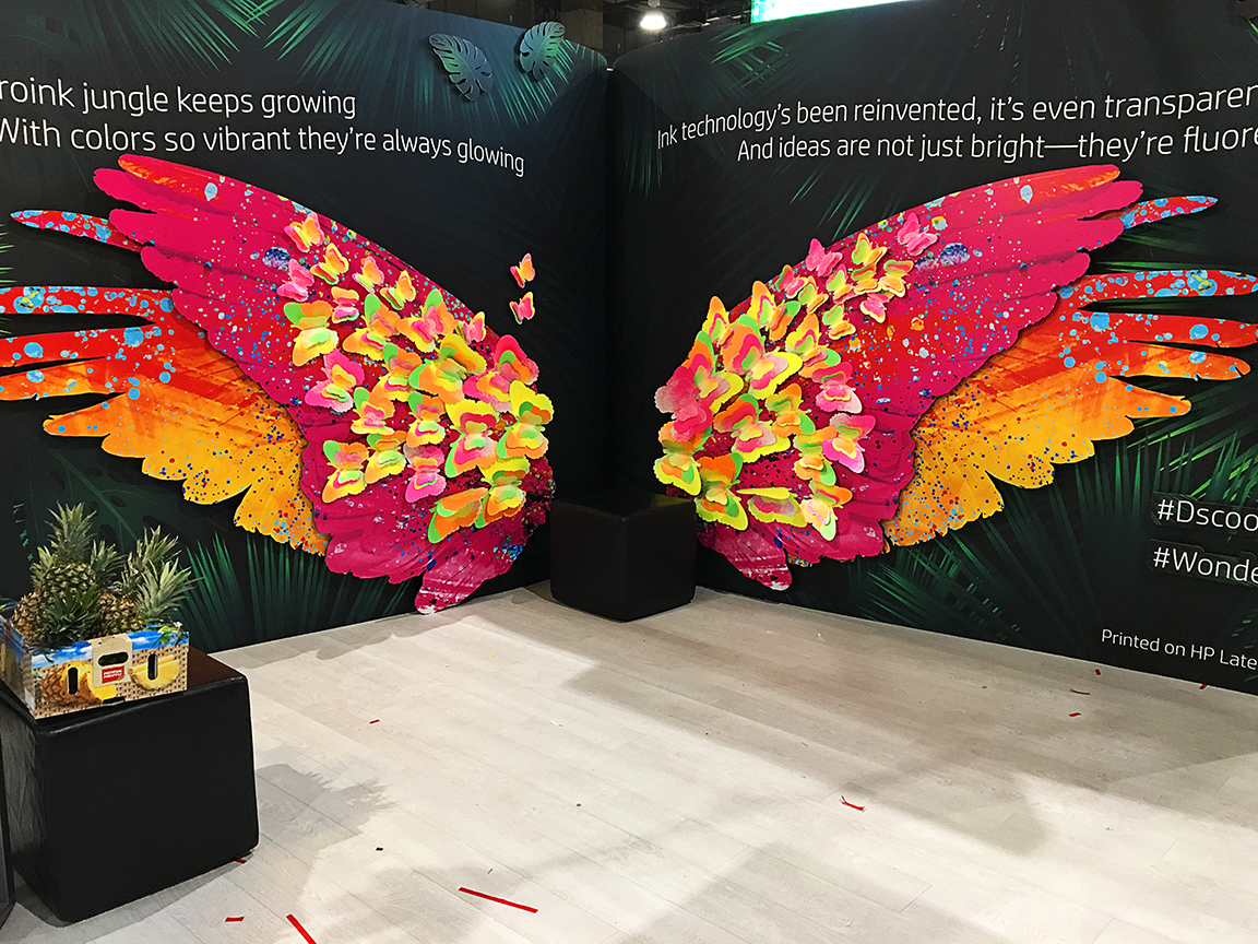 Why Choose a Printing Company for Your Trade Show Booth? - Parallax
